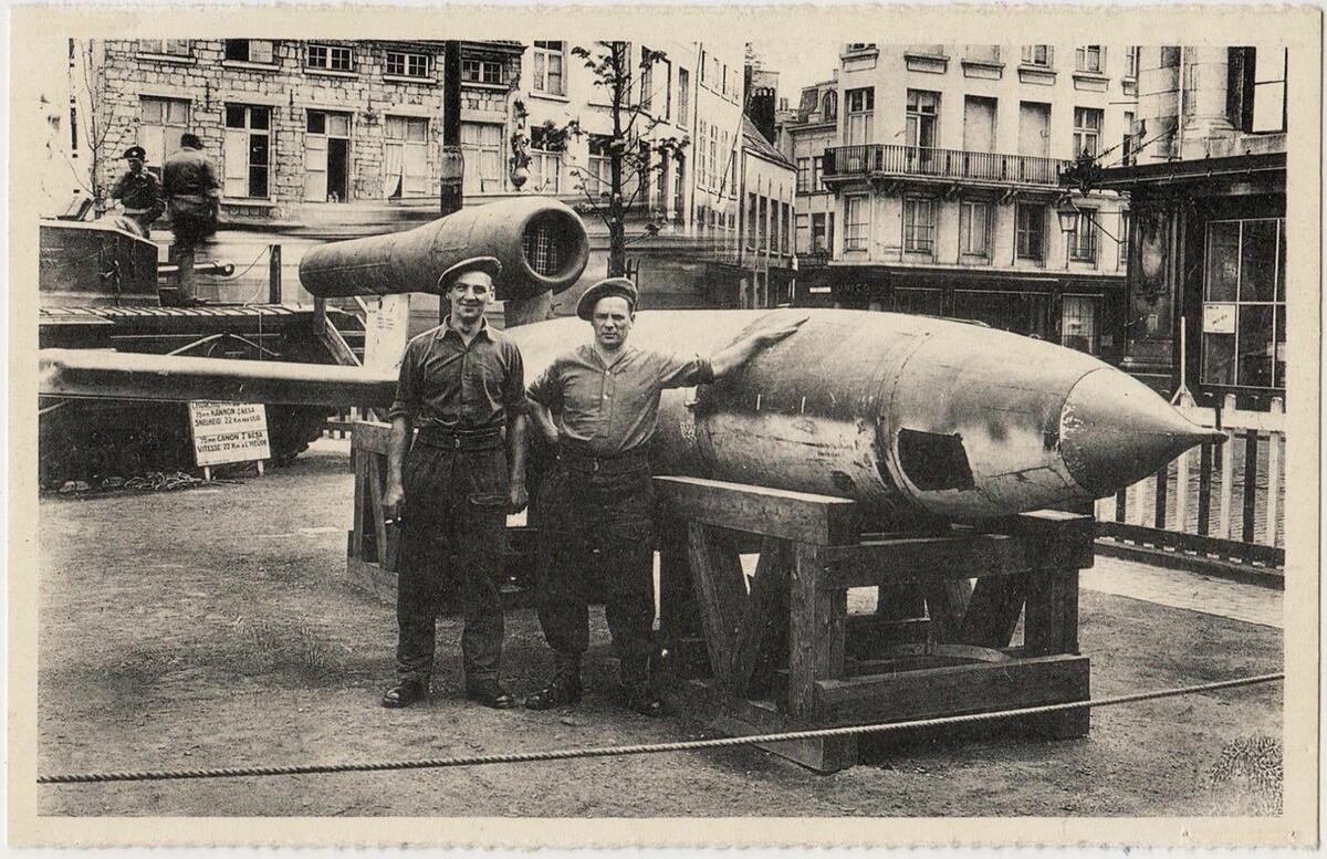 Groenplaats, Leopold Claessens - Antwerpen Herdenkt